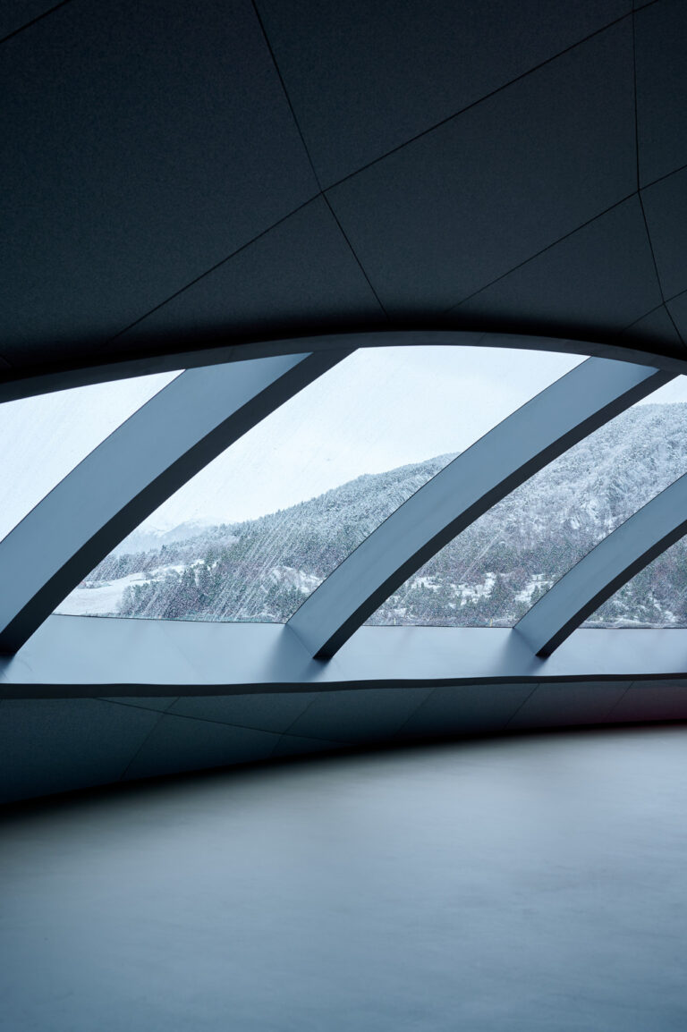 A Deep Dive Into Iris, Norway’s Floating Restaurant - D5 MAG – Design ...