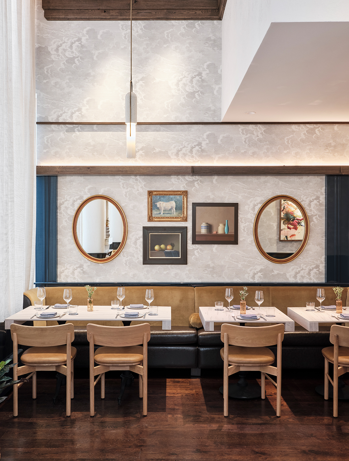 Exploring the Design Dichotomy Between a NYC Cocktail Bar and ...