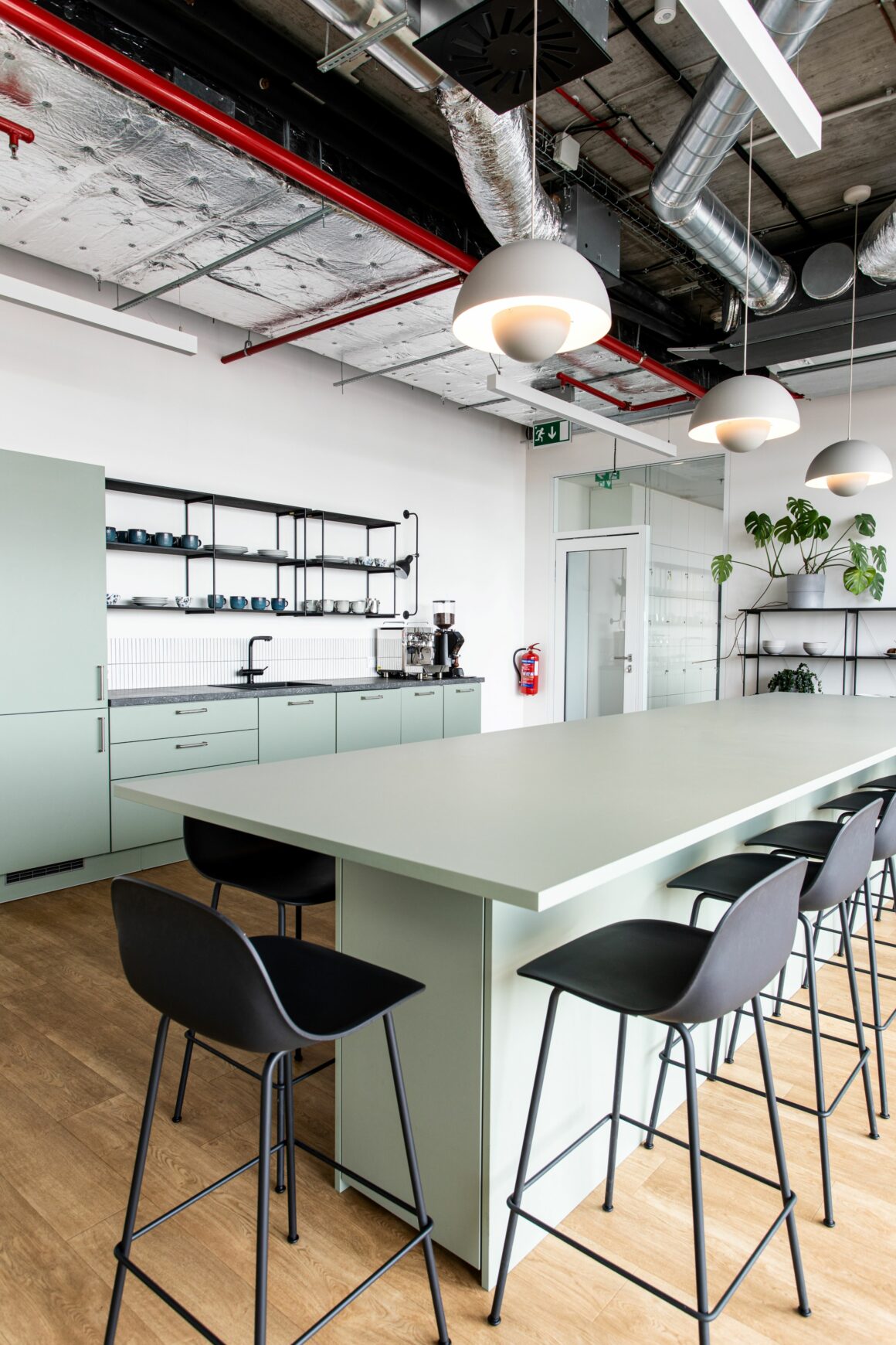 Infusing Warmth and Comfort into a 70-Employee Workspace - D5 MAG ...