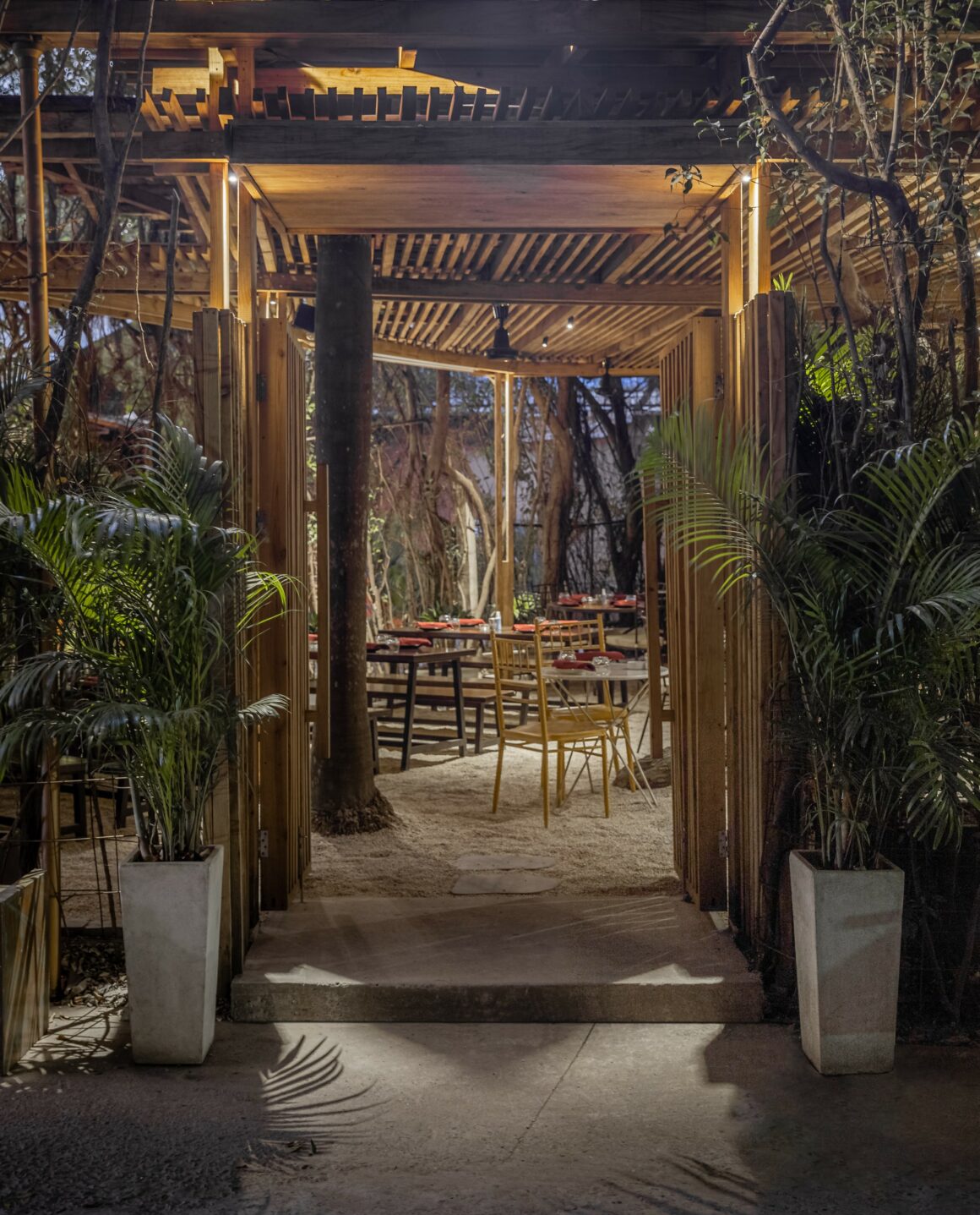 Dine Al Fresco in Saigon, Embracing the Magic of Tuscany - D5 MAG ...