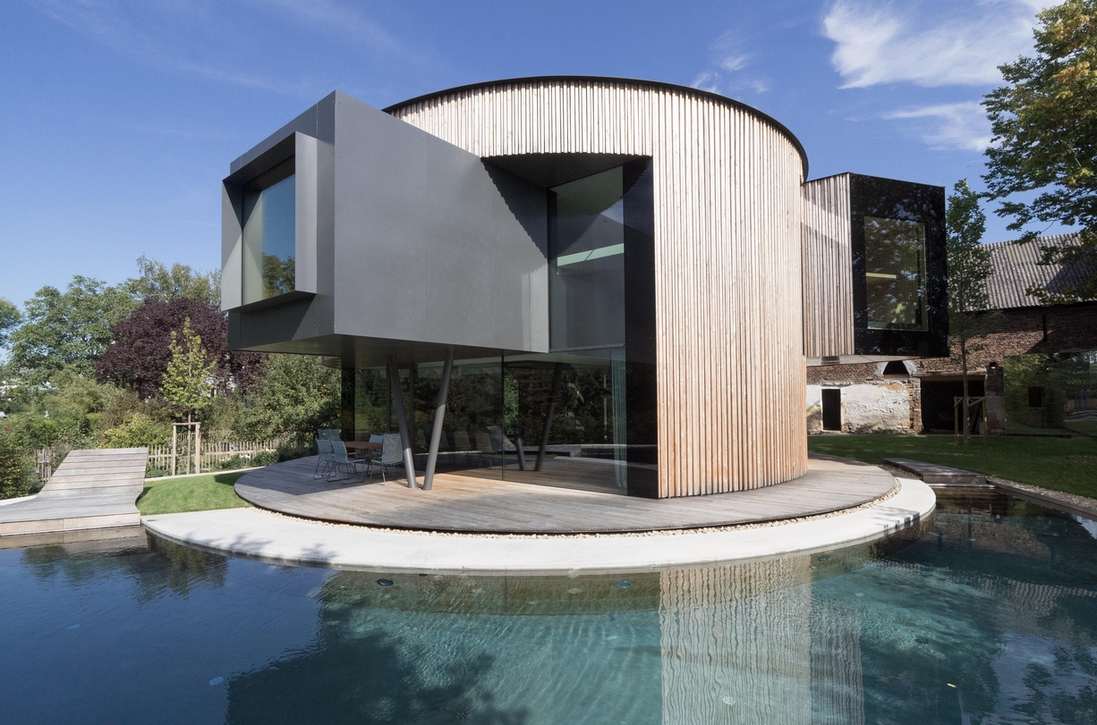 Kylie Revolving House Is a Sustainable Marvel Following the Sun’s Path ...