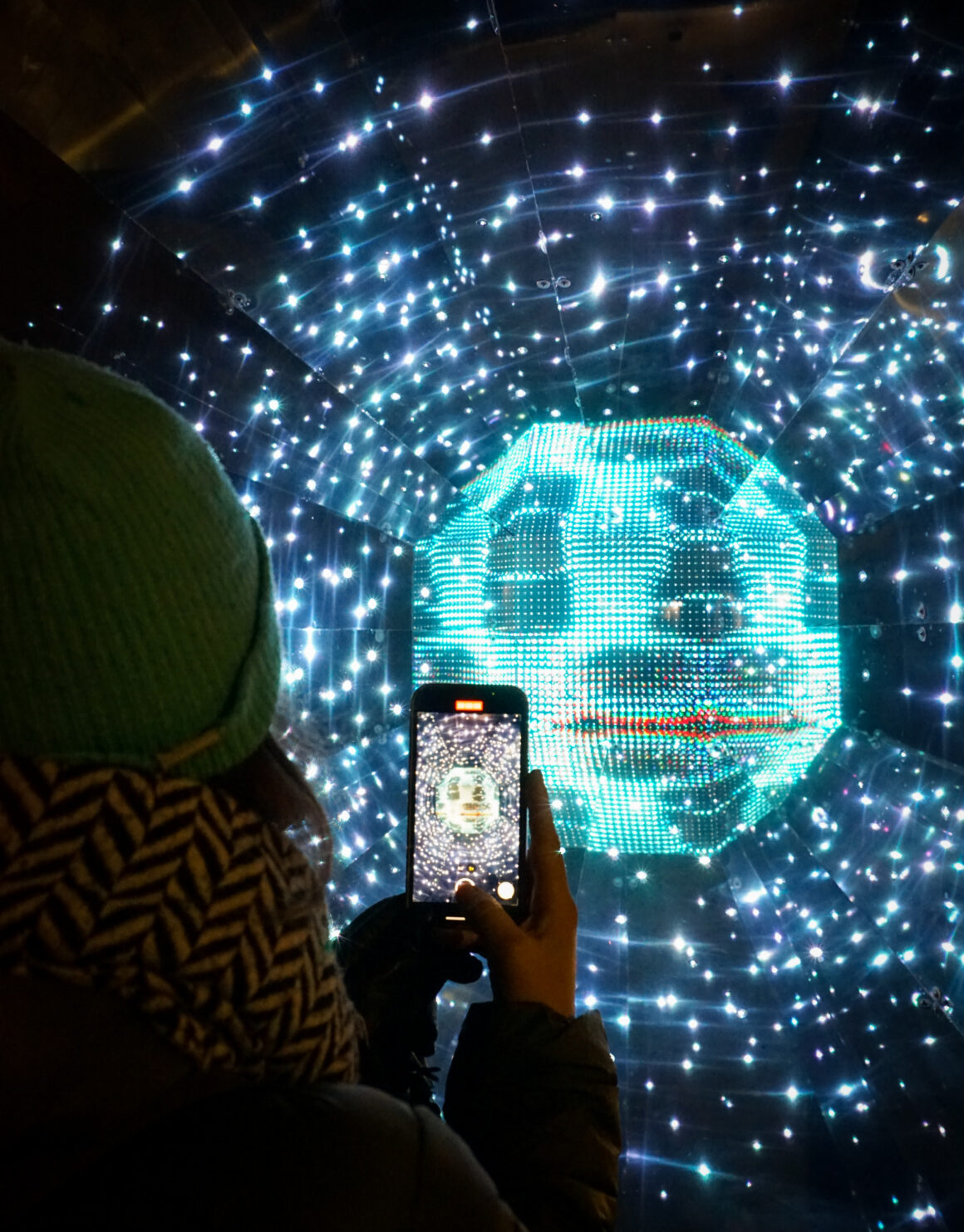 A Scientific Work of Light Art That Mimics Neutrino Interactions - D5 ...