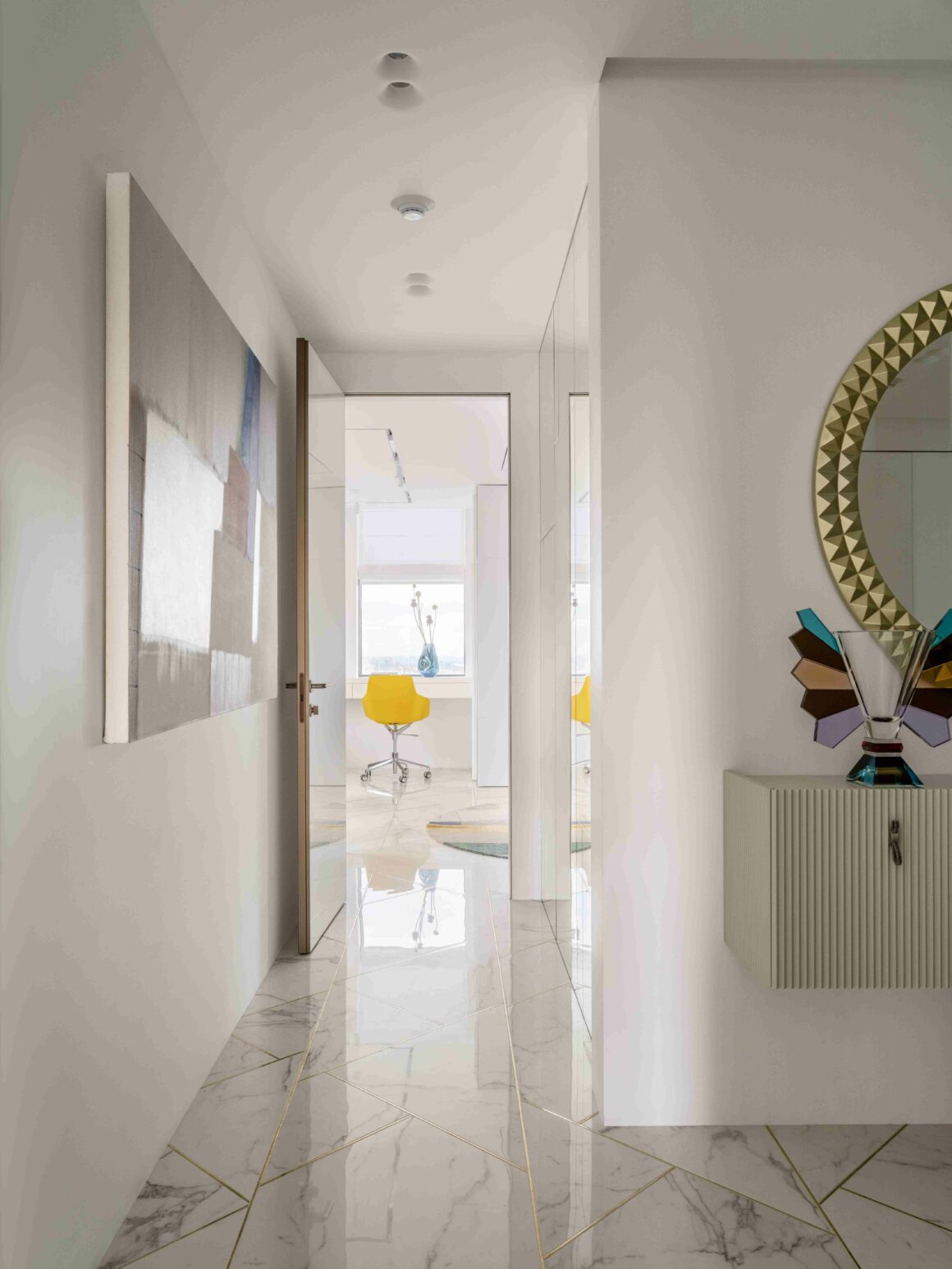 A Moscow Apartment: Luminous, Glossy White, and a Lot of Marble - D5 ...