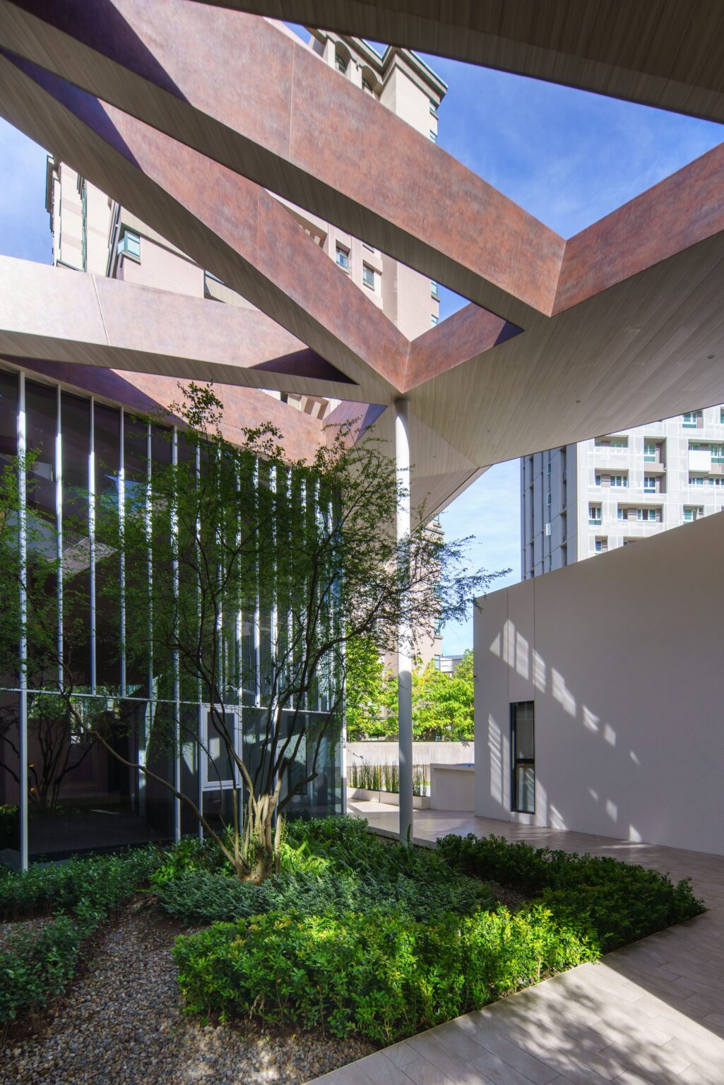 The Stunning Metamorphosis of a Reception Center into a Mountain Oasis ...