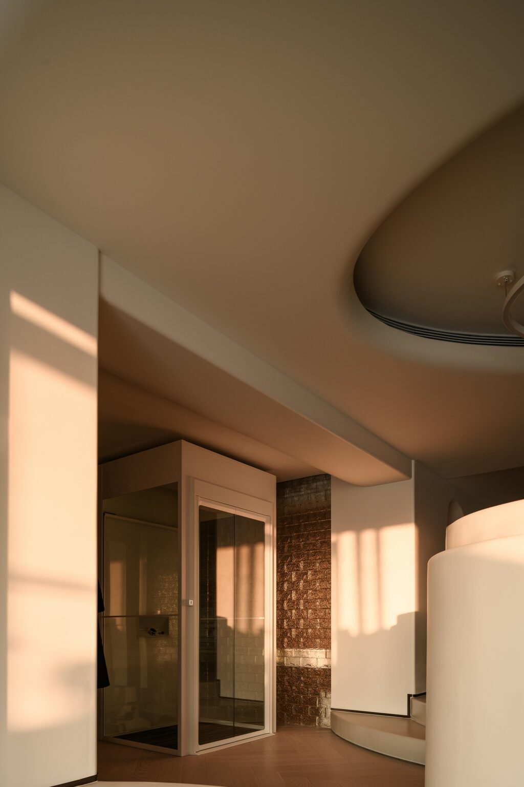 A Chinese Family Home Where Individuality and Optimism are Celebrated ...