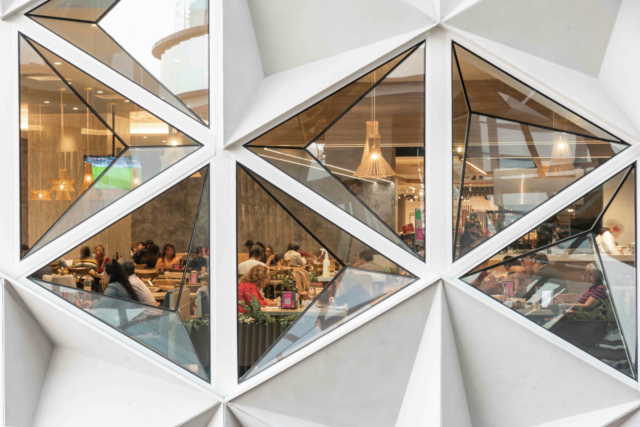 Liverpool’s Rotating Façade in the Heart of Mexico City - D5 MAG ...