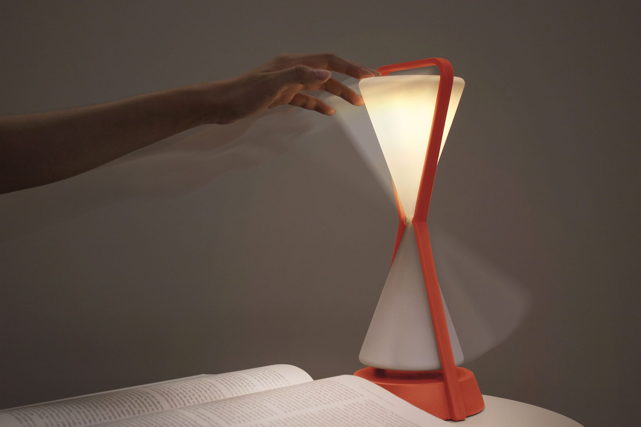 The Time Machine Table Lamp For a Better Time Management - D5 MAG ...