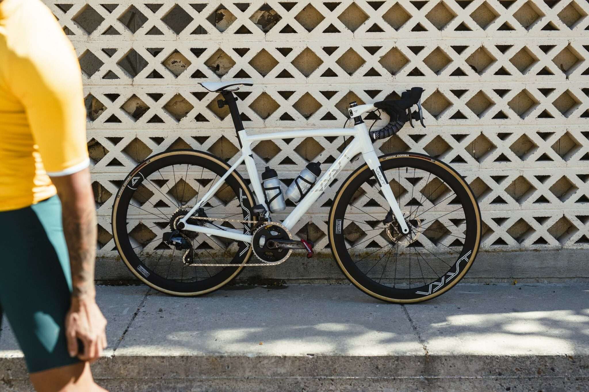 The VAAST R/1 Super Magnesium Road Bike – A Lightweight, Aero ...