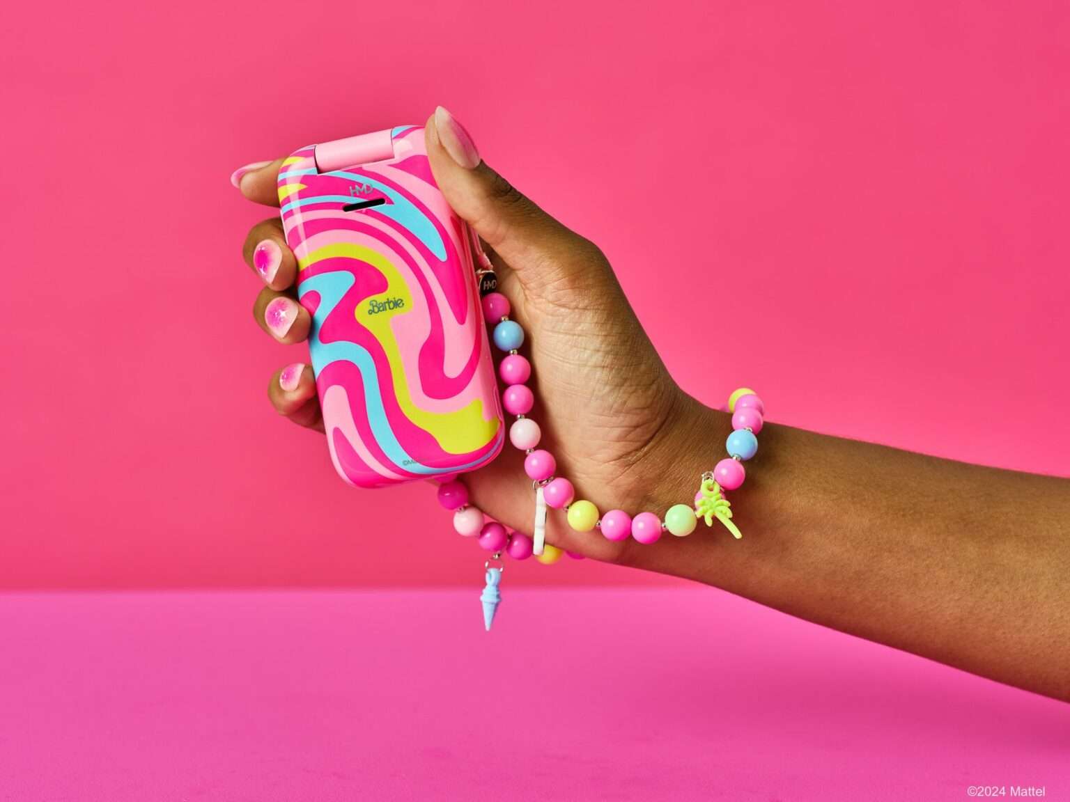 Call Your Friends With The New HMD Barbie Flip Phone - D5 MAG – Design ...