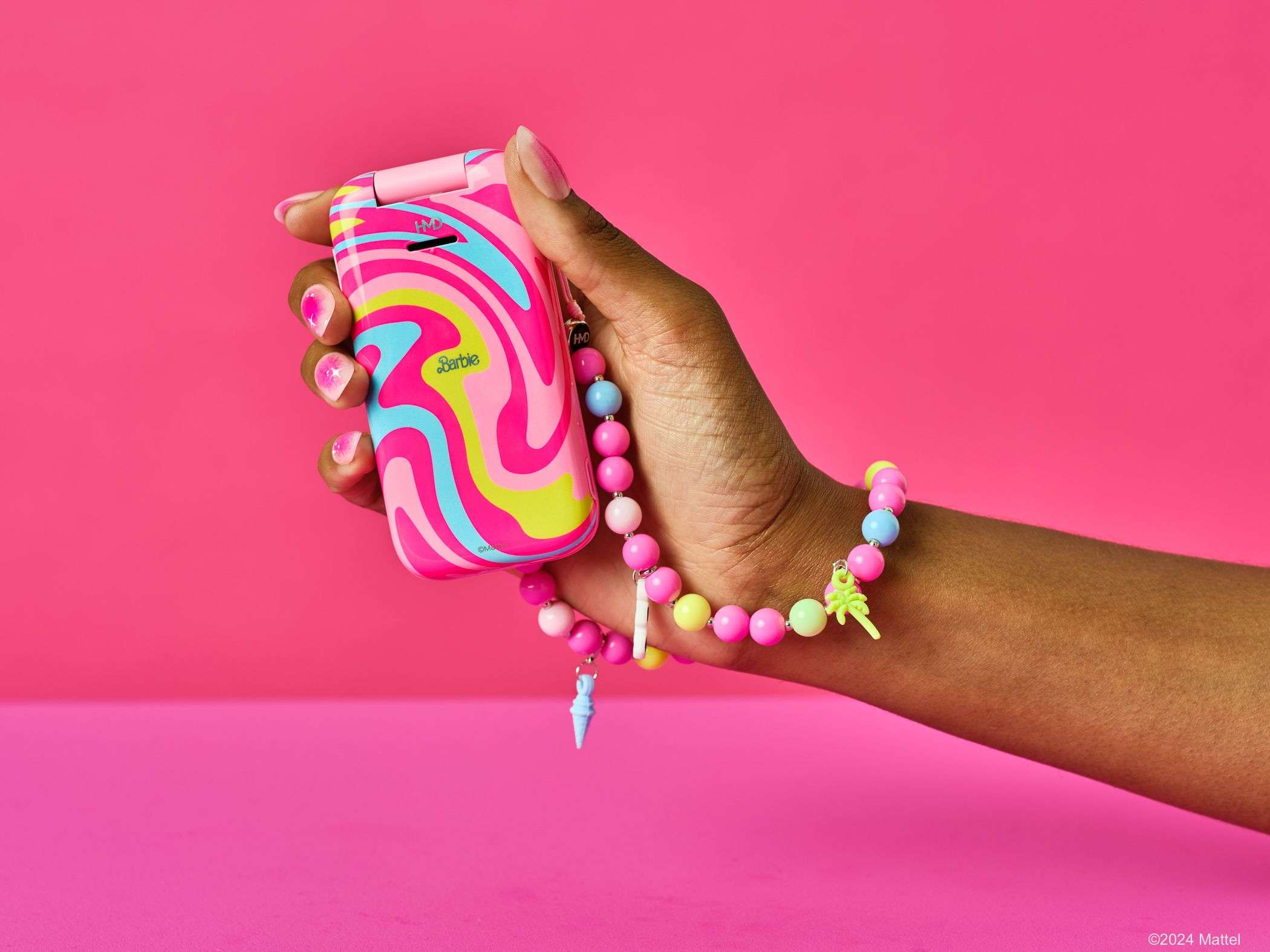 Call Your Friends With The New HMD Barbie Flip Phone - D5 MAG – Design ...