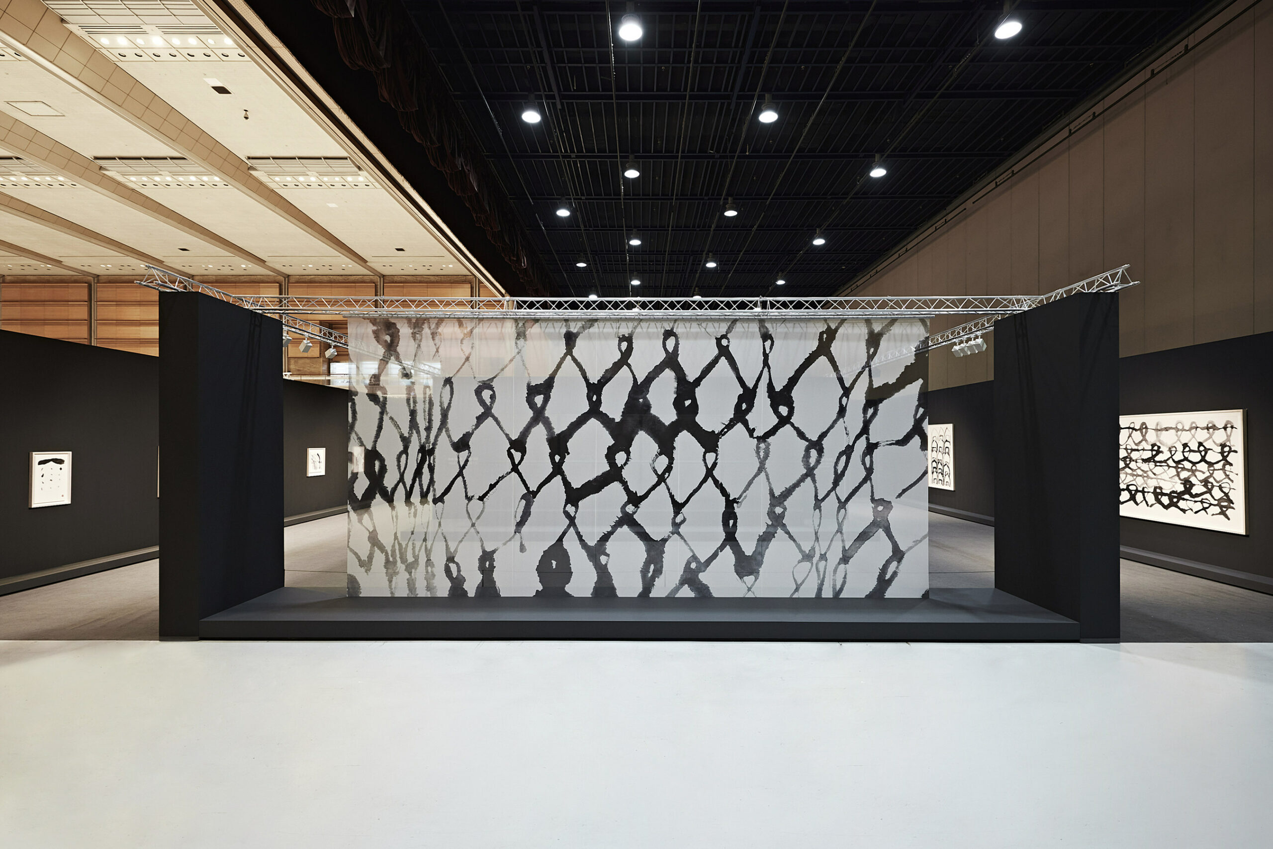 Works of the Late Korean Abstract Ink Master Suh Se Ok Reimagined with ...