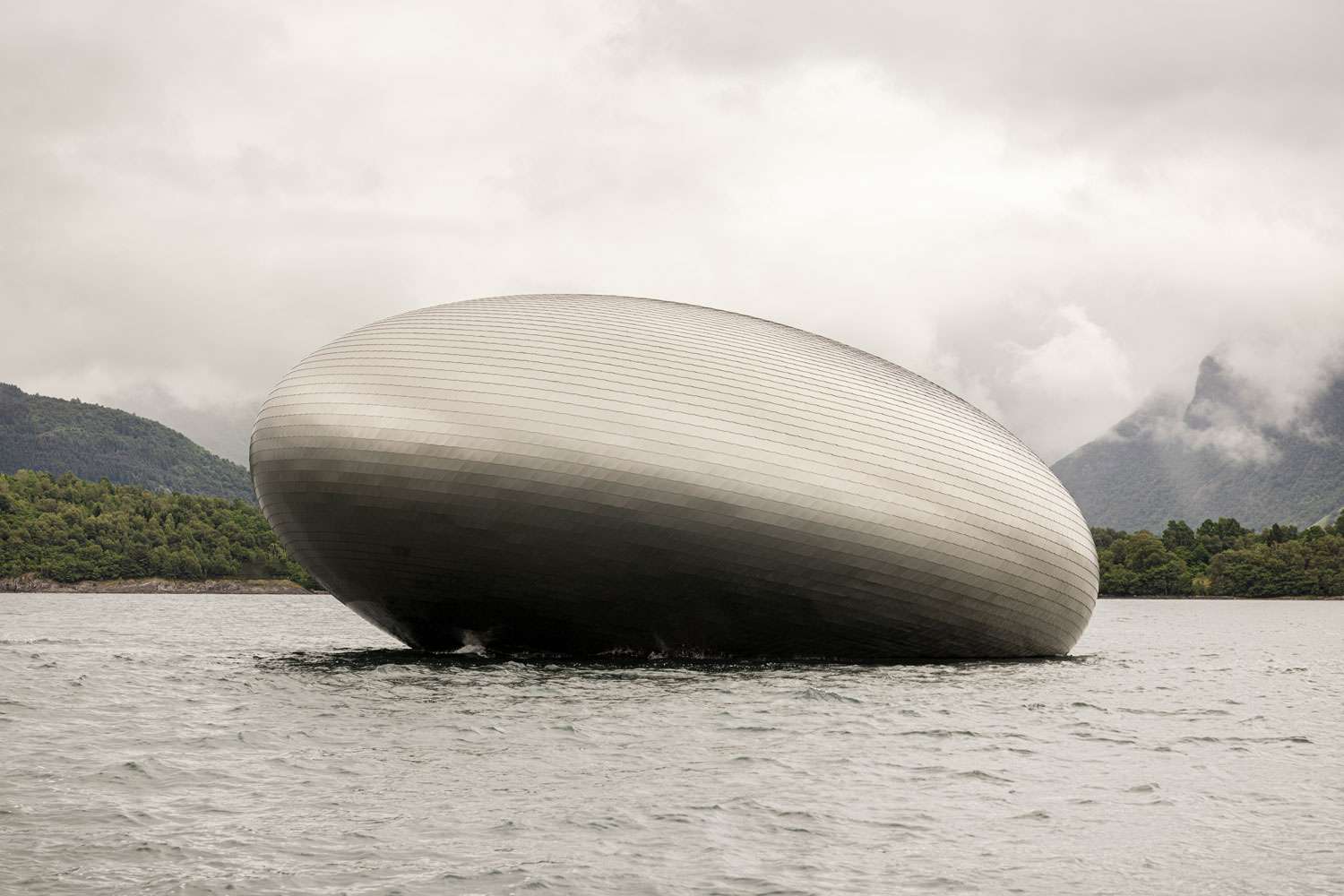 Explore Iris, Norway’s Floating Michelin-Star Restaurant - D5 MAG ...