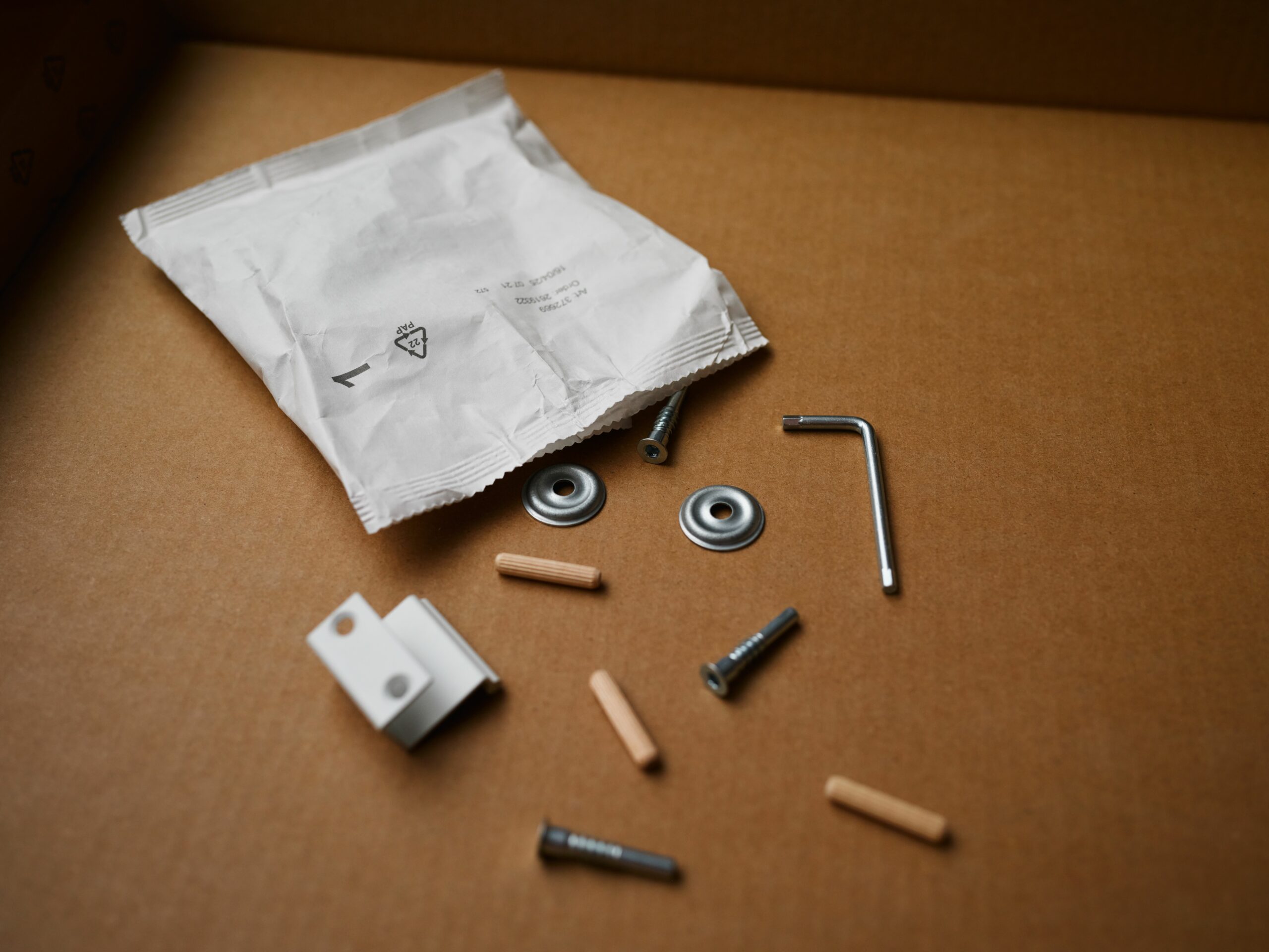 IKEA Replaces Plastic Screw Bags with Recyclable Paper - D5 MAG ...