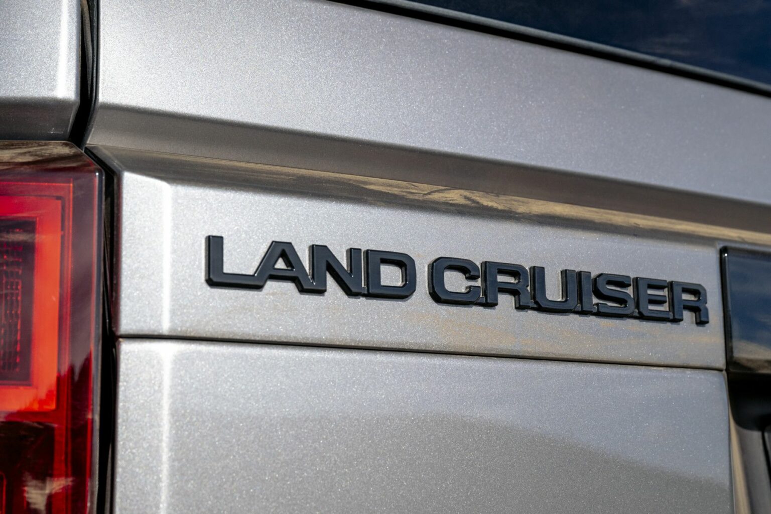 The Hybrid Revolution Takes On Toyota’s Land Cruiser - D5 MAG – Design ...