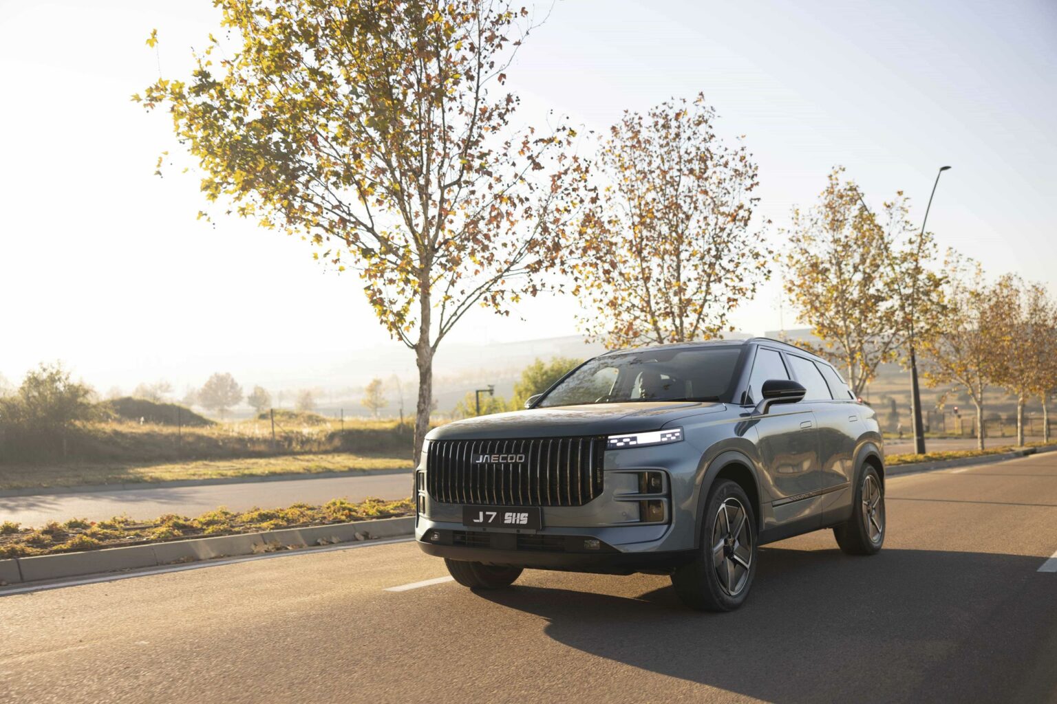 JAECOO’s Chinese Range Rover Forces Us to Rethink Who Owns Luxury - D5 ...