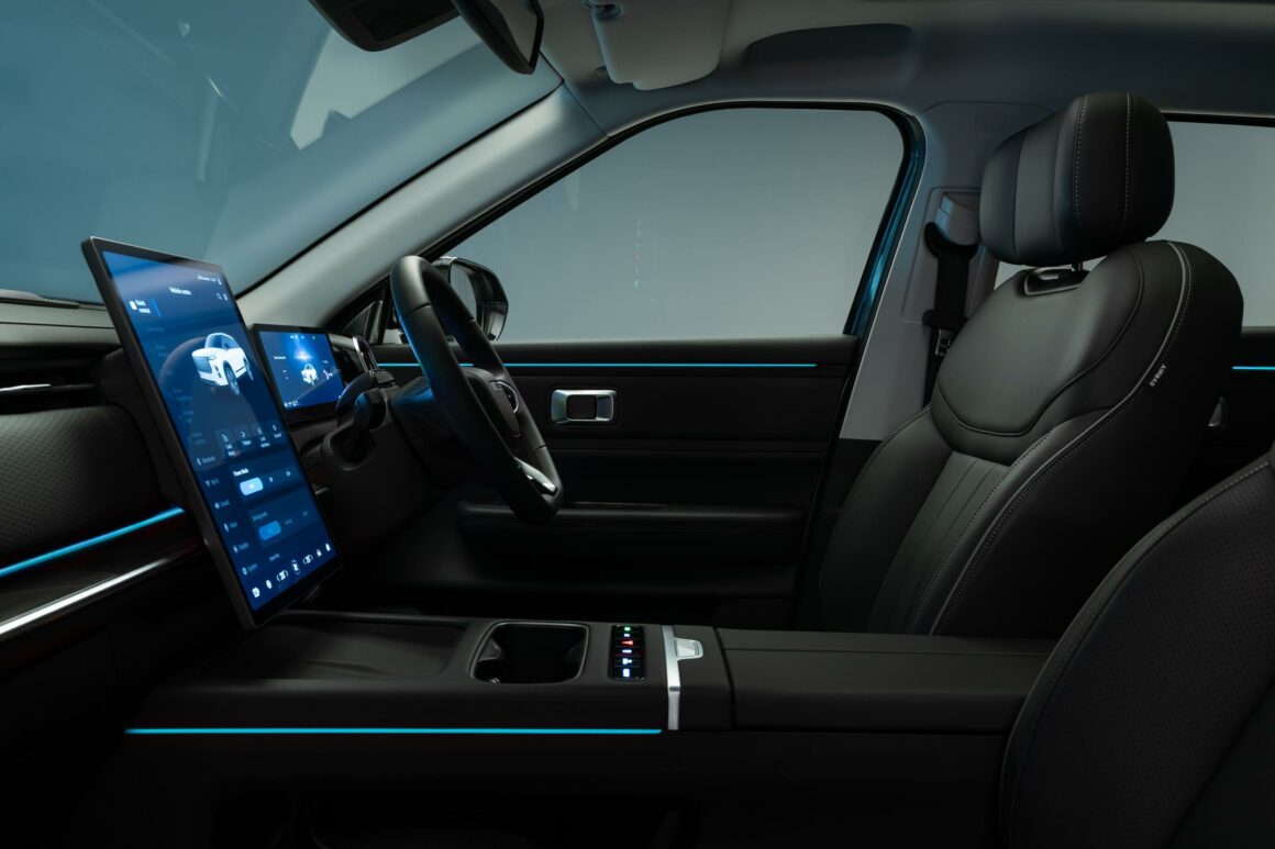 JAECOO’s Chinese Range Rover Forces Us to Rethink Who Owns Luxury - D5 ...