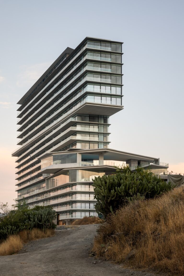 Smart Terraces and Concrete Blocks Shape the Amirá Residential Project ...