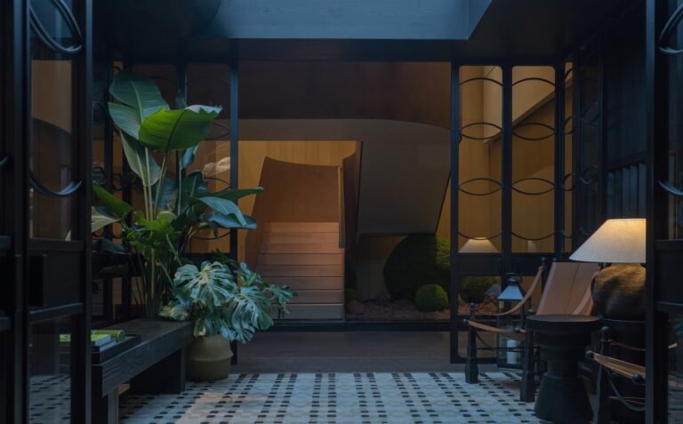 Chengdu’s Most Exclusive Restaurant With an Interior Carved from Stone ...